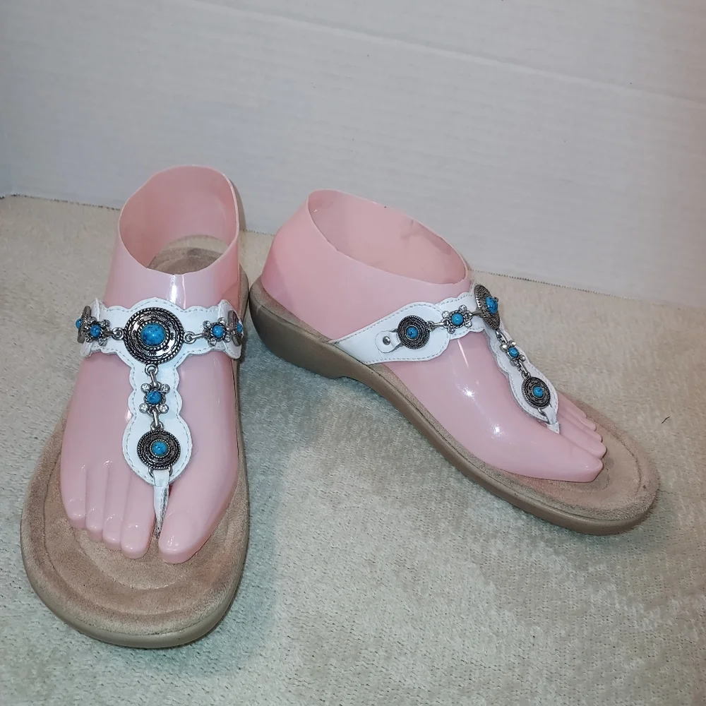 Minnetonka | Shoes | Minnetonka White Leather With Turquoise Concho ...